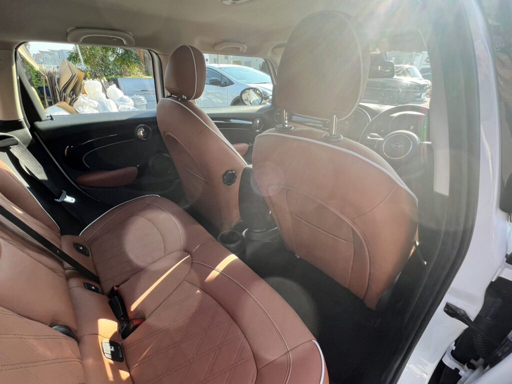 MINI - SSレンタカーは大阪の輸入車・高級車レンタカーサービスです。